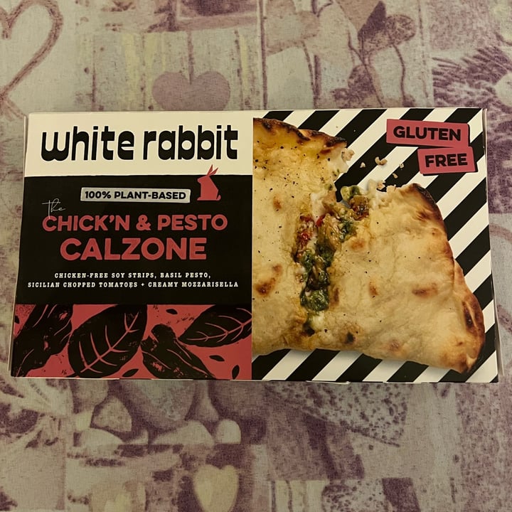 The White Rabbit Chick'n & Pesto Calzone Review | abillion