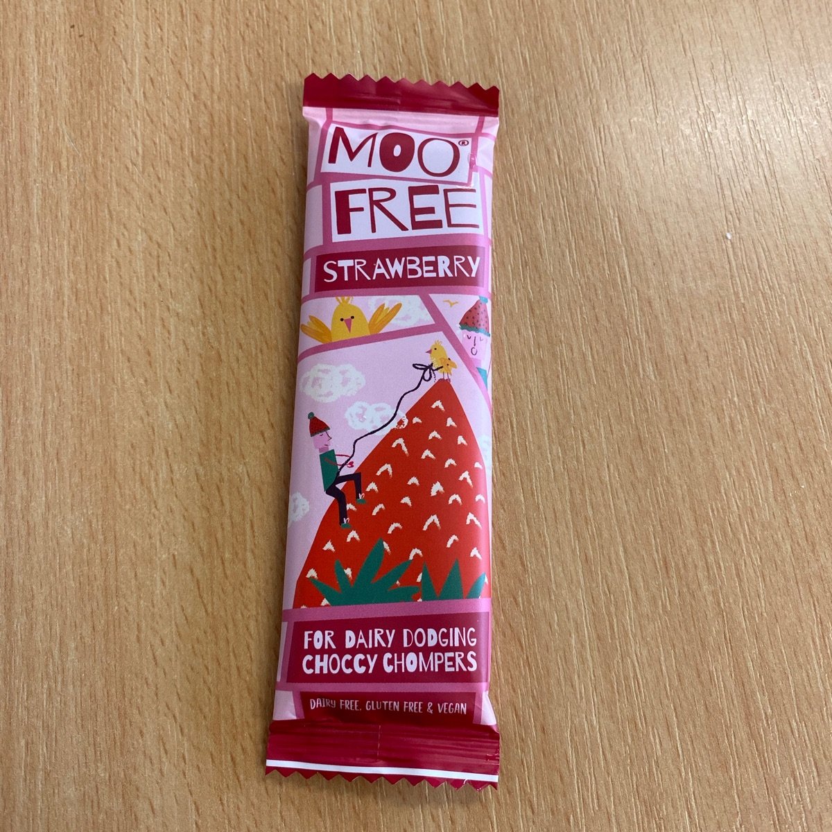 Strawberry Chocolate Bar from Moo Free - Vegan Product Reviews ...