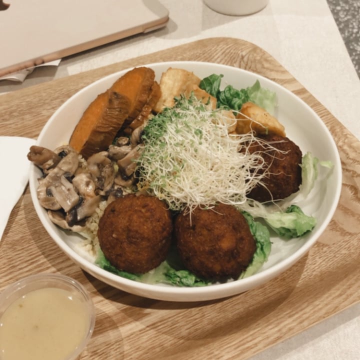 Cedele Bakery Kitchen - Raffles City Downtown Core, Singapore Warm ...