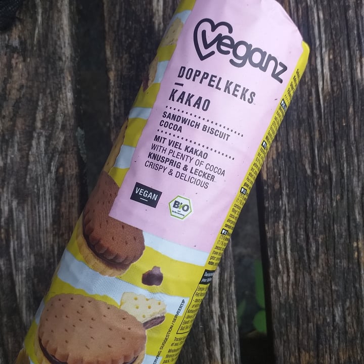Veganz Doppelkeks Kakao Sandwich Biscuit Review | abillion