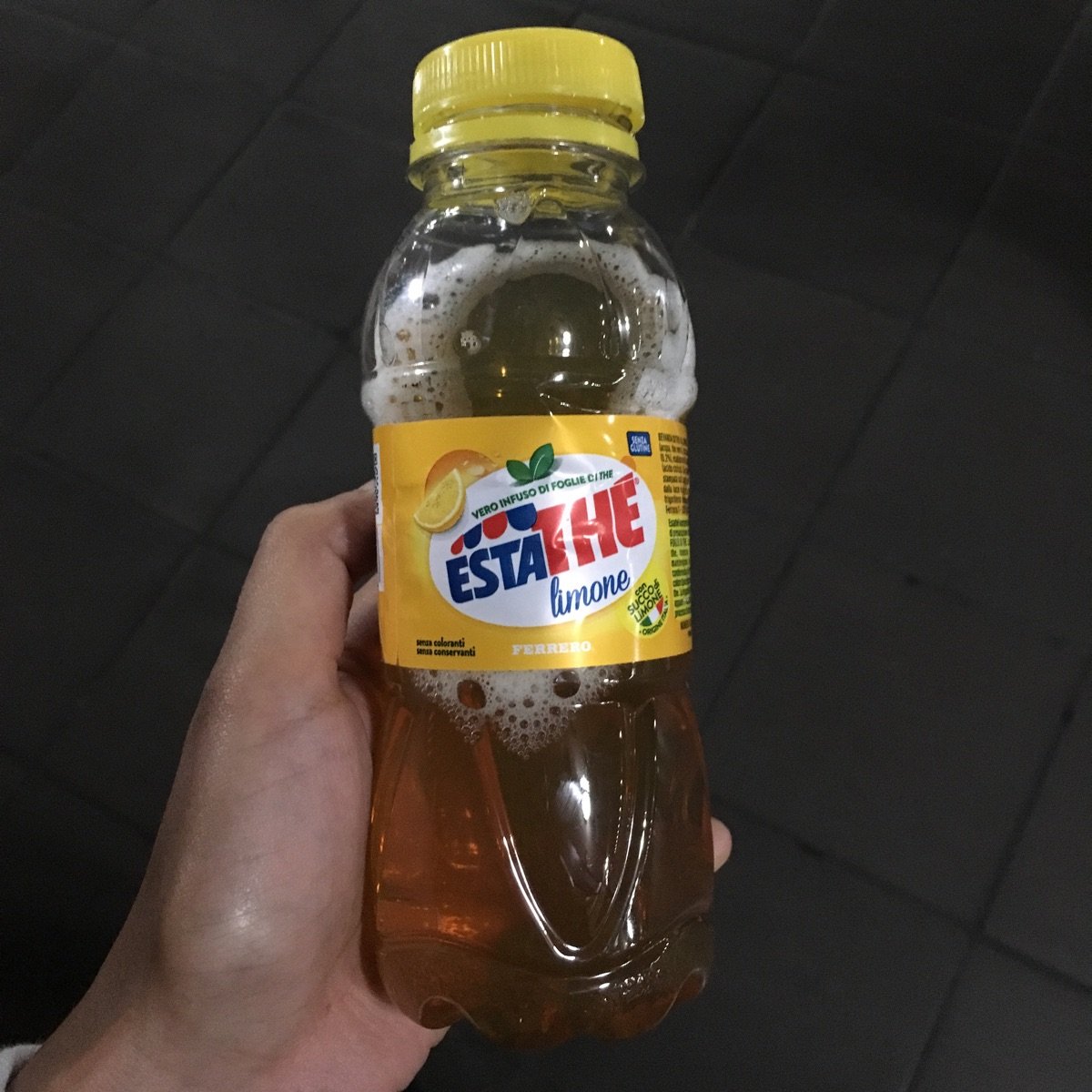 Estathe al limone in bottiglia piccola from Ferrero Rocher - Vegan ...