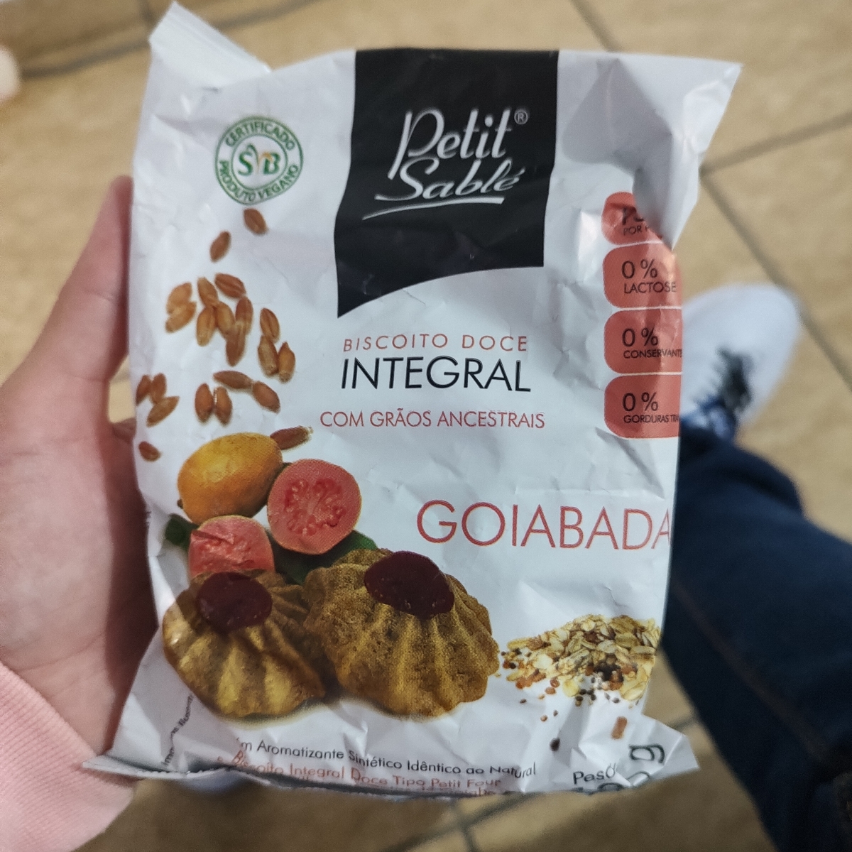 Biscoito Doce Integral Com Grãos Ancestrais Goiabada from Petit Sablé - Vegan Product Reviews ...