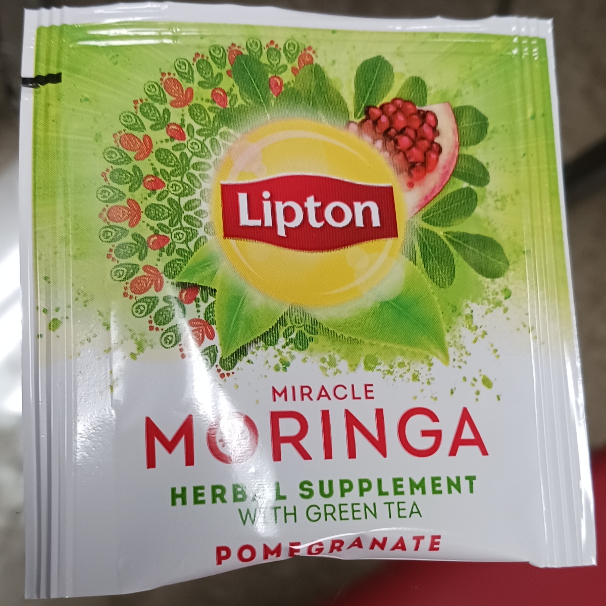 Lipton Miracle Moringa Green Tea with Pomegranate Reviews | abillion