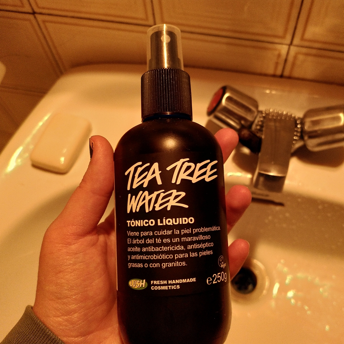 Tea Tree Water at LUSH Fresh Handmade Cosmetics - Review by @miriamqtt ...
