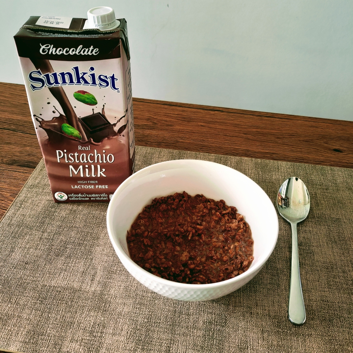 Chocolate pistachio milk from Sunkist - Vegan Product Reviews & Ratings ...