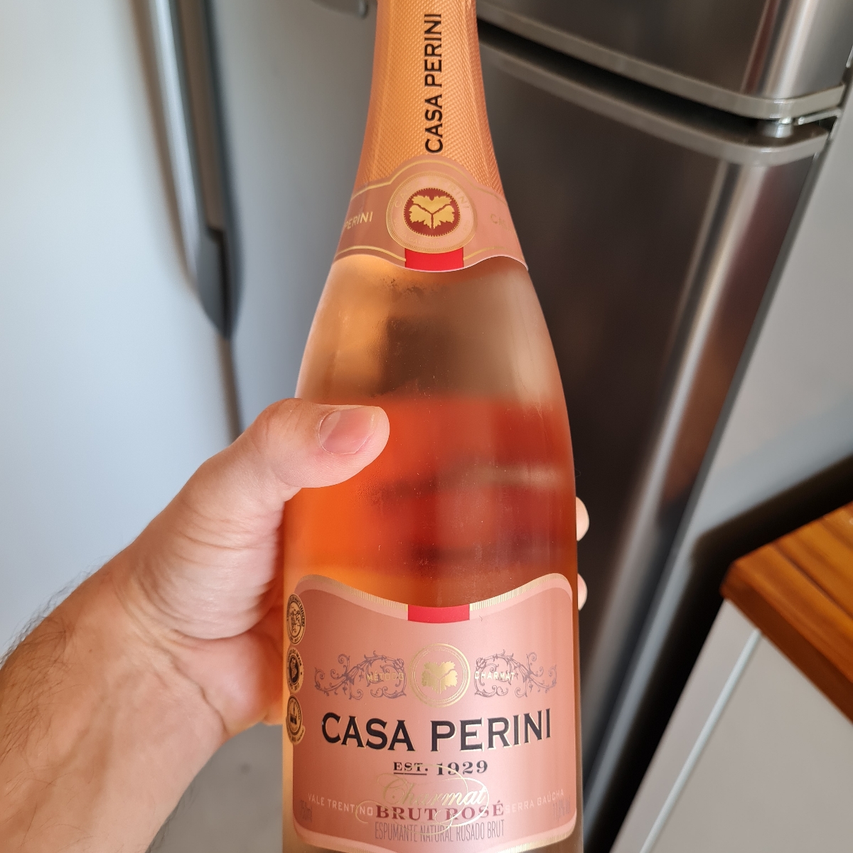 Vinho Espumante Brut Rosé from Casa Perini - Vegan Product Reviews ...