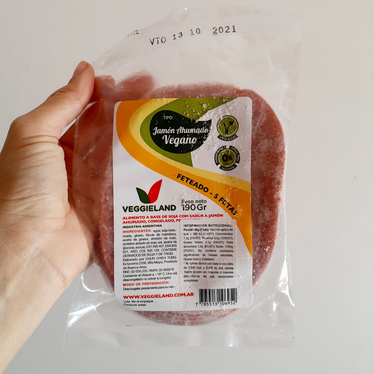 Jamón Ahumado Vegano Feteado from Veggieland - Vegan Product Reviews ...