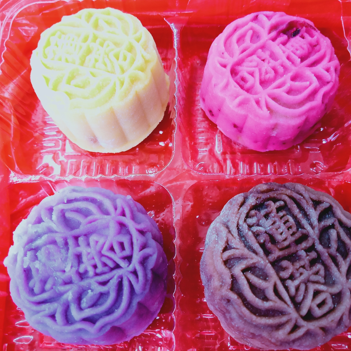Blueberry snowskin mooncake at Dongshan Eastern Highland Healthy Cake ...