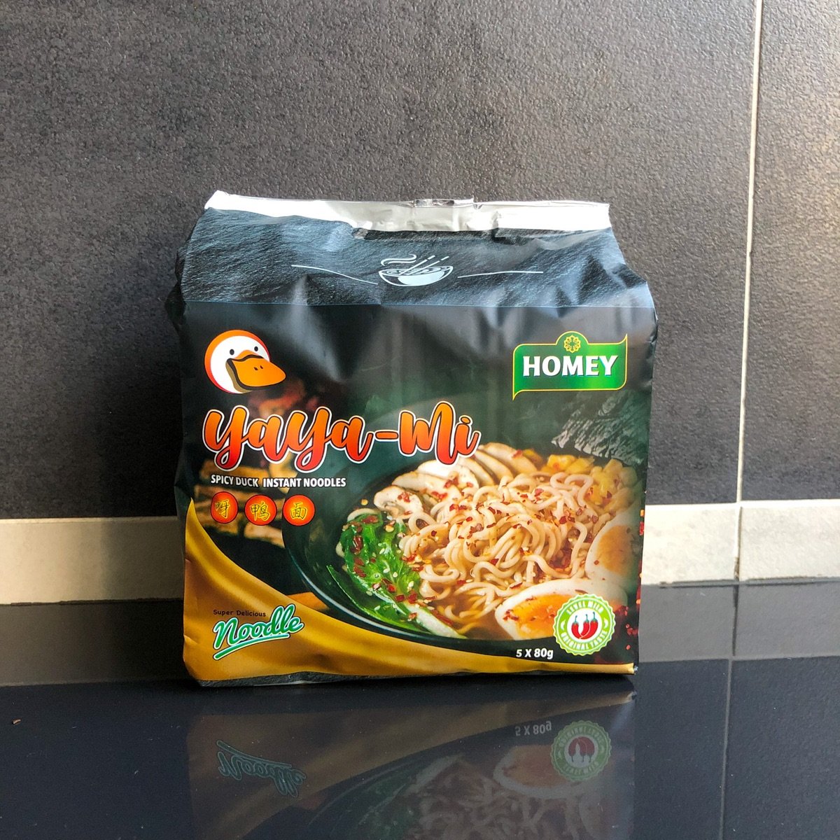 YaYa-Mi Spicy Duck Instant Noodles from Homey - Vegan Product Reviews ...