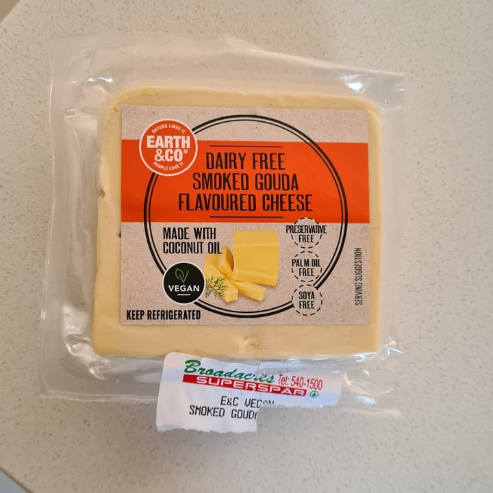 Earth & Co Dairy Free Smoked Gouda Flavoured Cheese Review | abillion