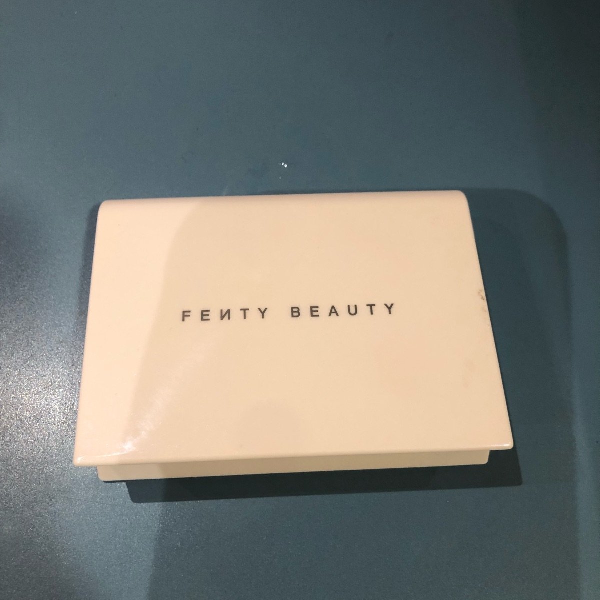 Fenty Invisimatte Blotting Powder from Fenty Beauty - Vegan Product ...