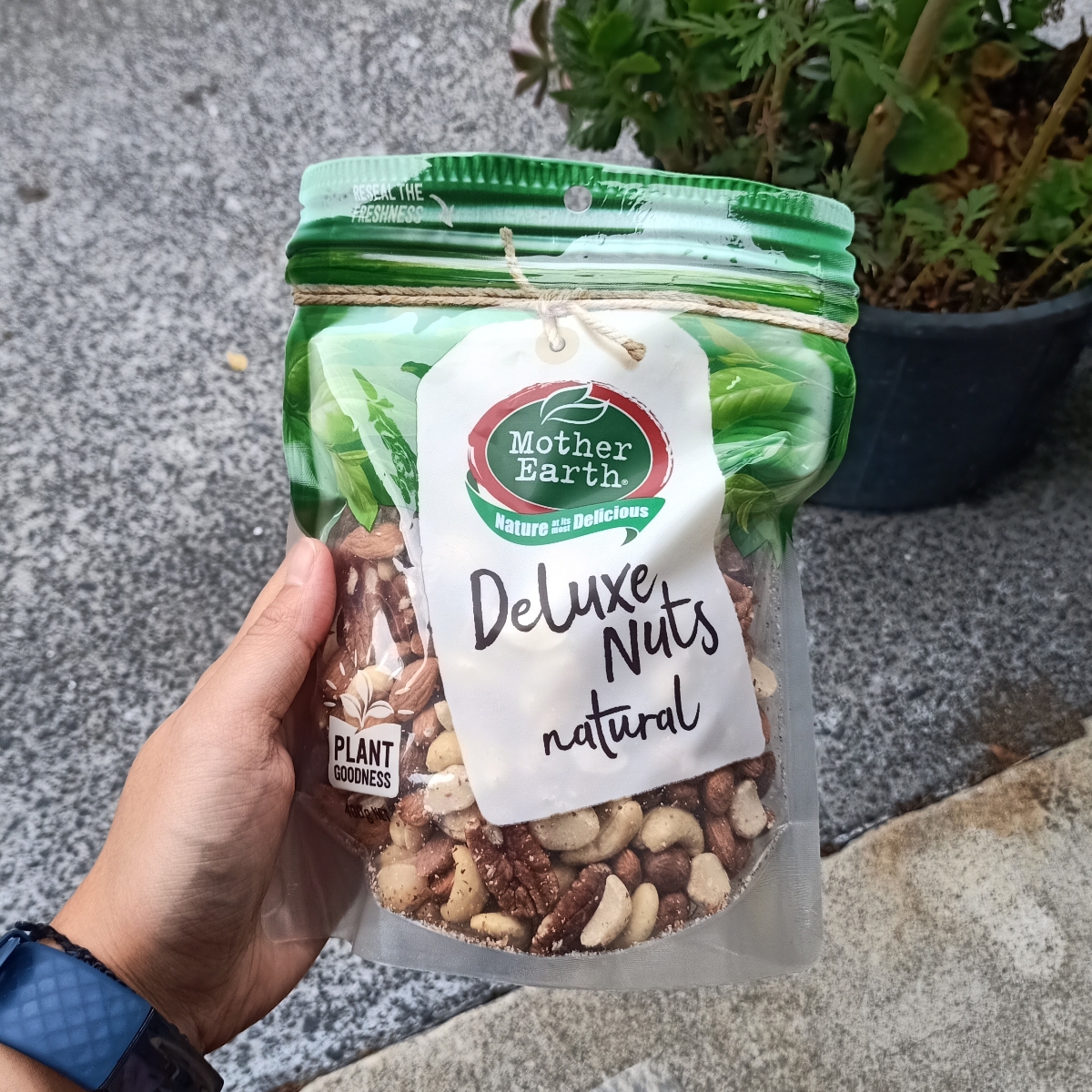 Deluxe Nuts Natural from Mother Earth - Vegan Product Reviews & Ratings | abillion