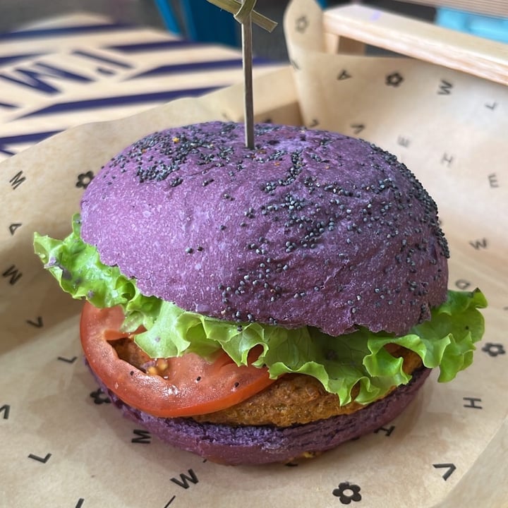 Flower Burger Milano, Italy Purple Cheesy Review | abillion