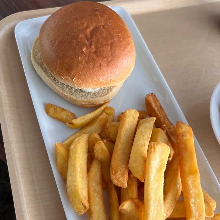 Stena Line Cairnryan Cairnryan, United Kingdom vegan burger Review ...