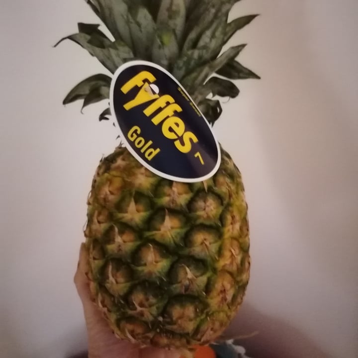 Fyffes Super Sweet Gold Pineapple Review | abillion