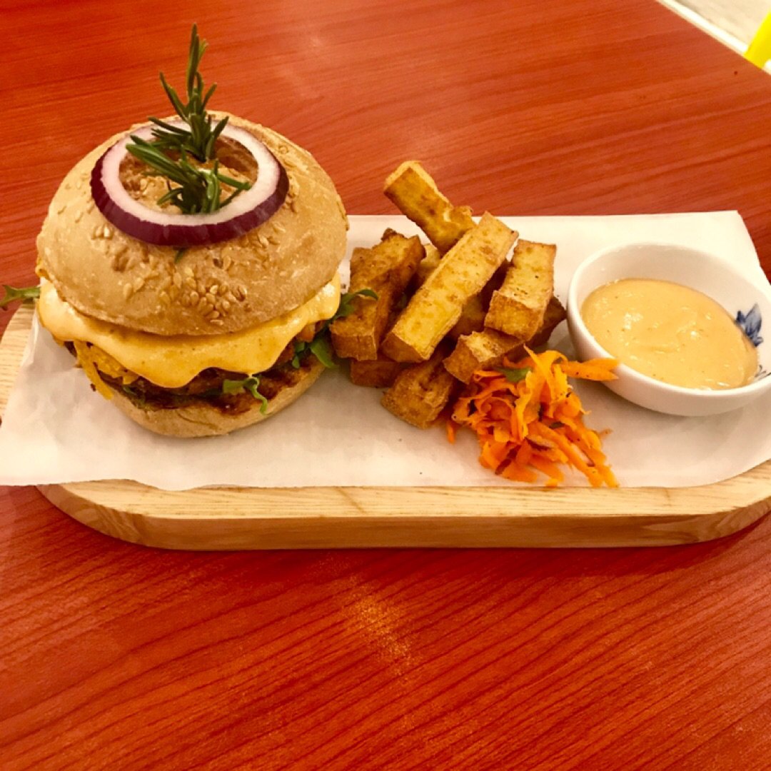 Hawaiian Bean Burger at Confusion Plant Based Kitchen, Hong Kong ...