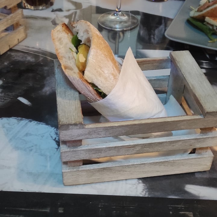 Officine Libra Monza, Italy Panino vegano Review | abillion