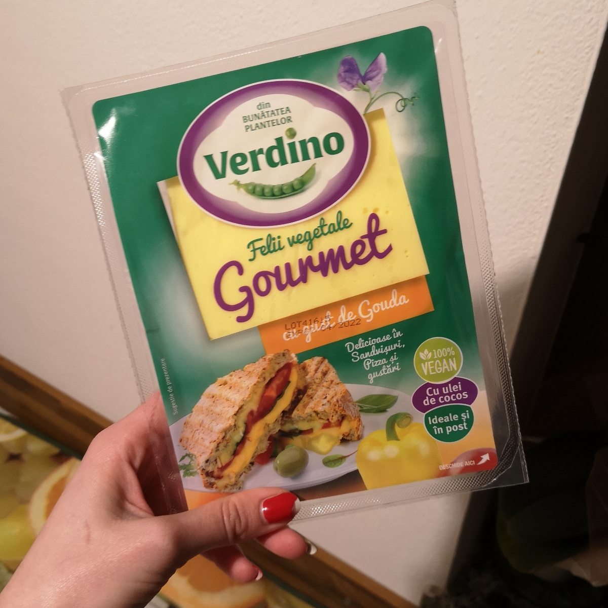 Felii vegetale cu gust de gouda from Verdino - Vegan Product Reviews ...