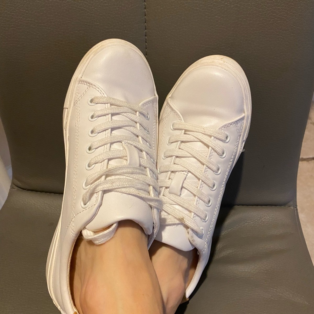 Reseñas de Gender Neutral trainer por Ration.L | abillion