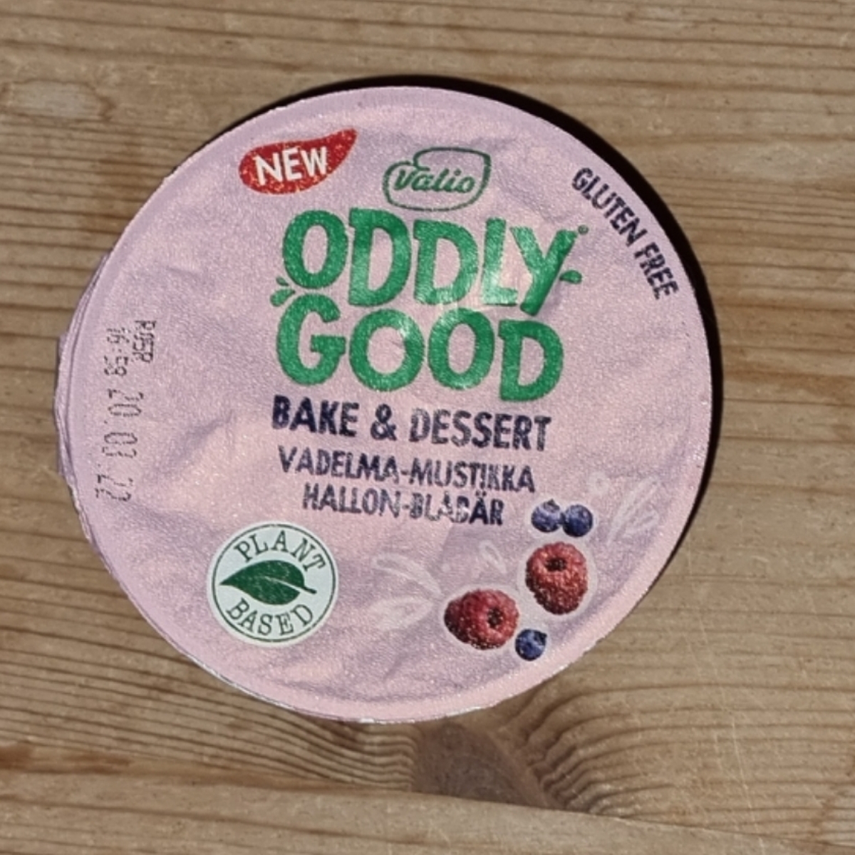 Oddly Good Bake & Dessert Hallon & Blåbär from Valio - Vegan Product ...