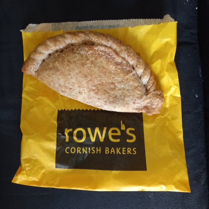 Rowe's Cornish Bakers Vegan Wholemeal pasty Review | abillion
