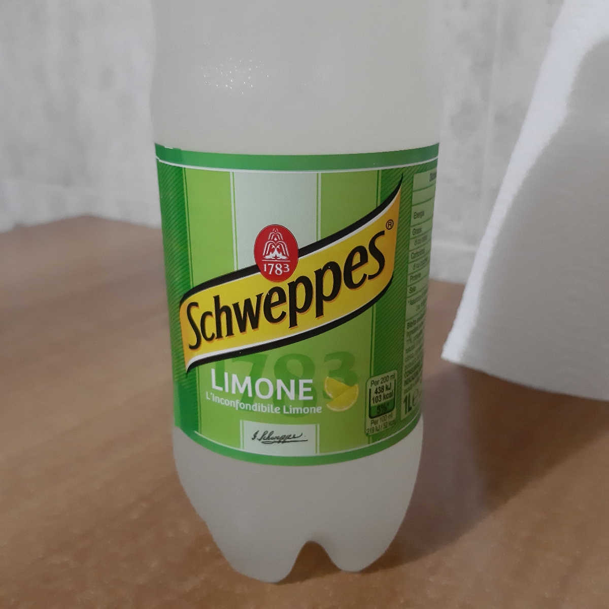 Lemon from Schweppes - Vegan Product Reviews & Ratings | abillion