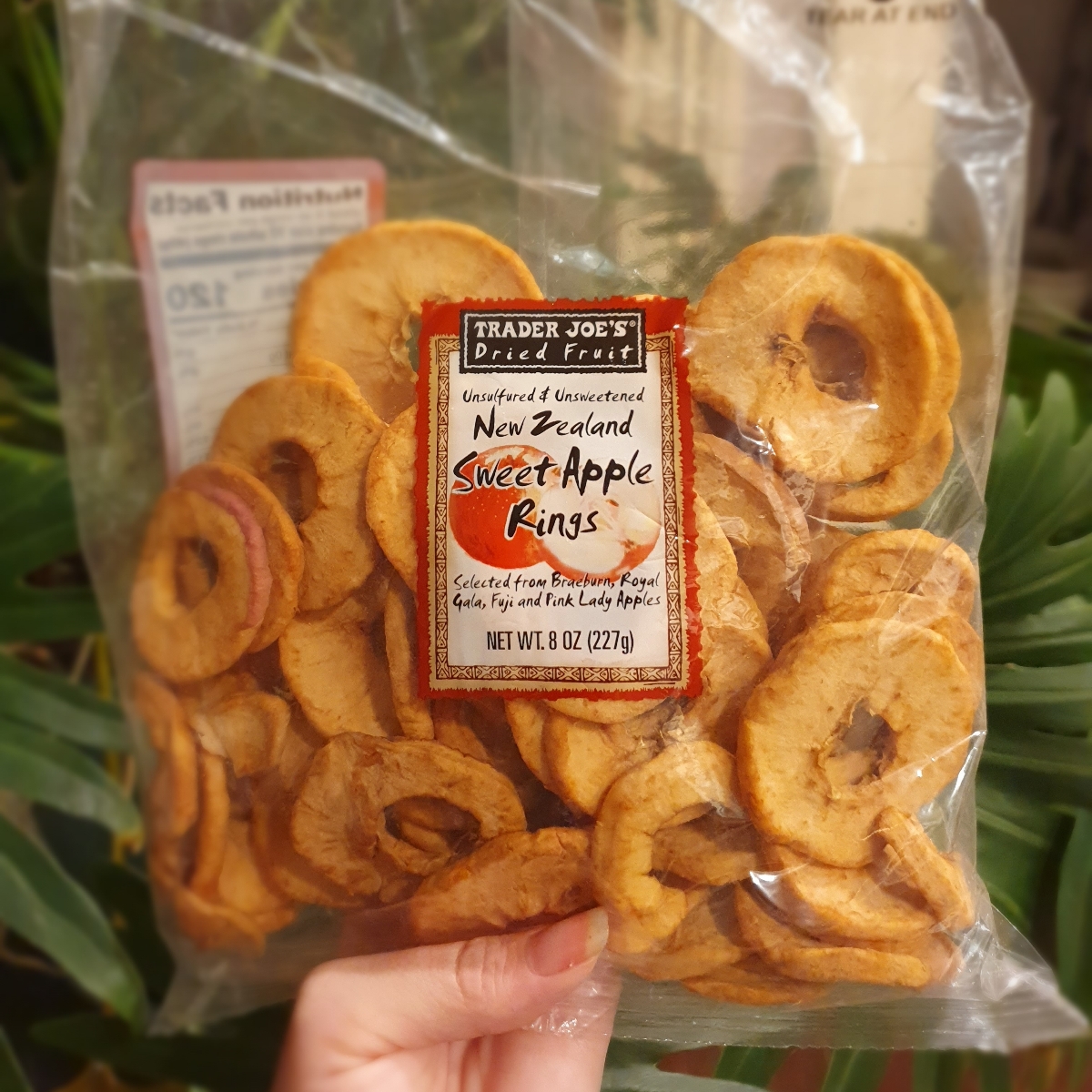 New Zealand Sweet Apples from Trader Joe's - Vegan Product Reviews & Ratings | abillion