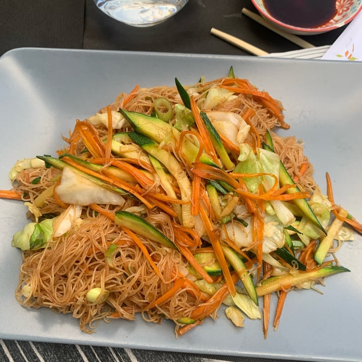 Café Bai Bua Merano, Italy Spaghetti di riso alle verdure Review | abillion