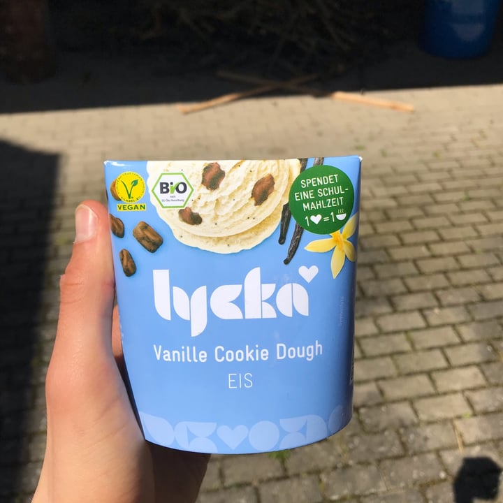 Lycka Vanilla Cookie Dough Eis Review | abillion