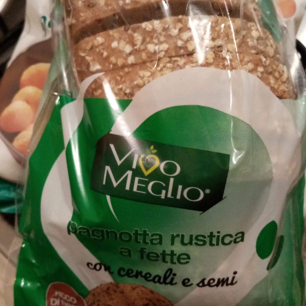 Pagnotta rustica a fette con cereali e semi from Vivo Meglio - Vegan ...