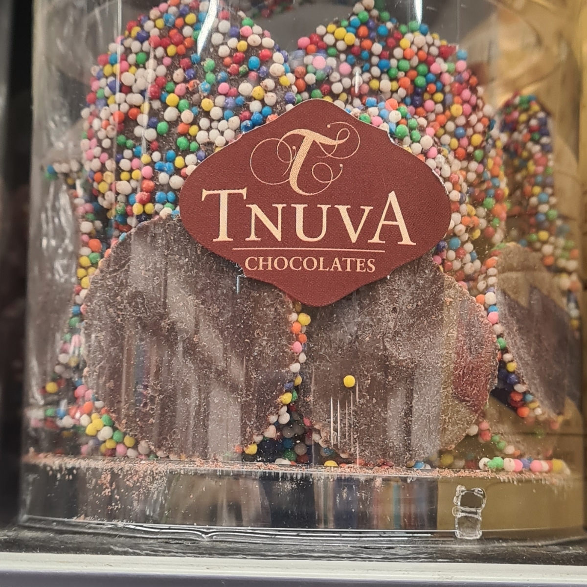 Drágeas de chocolate com confeito from Tnuva chocolates - Vegan Product ...