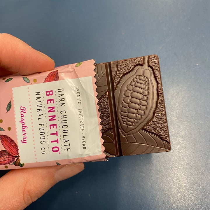 Bennetto Raspberry Dark Chocolate Review | abillion