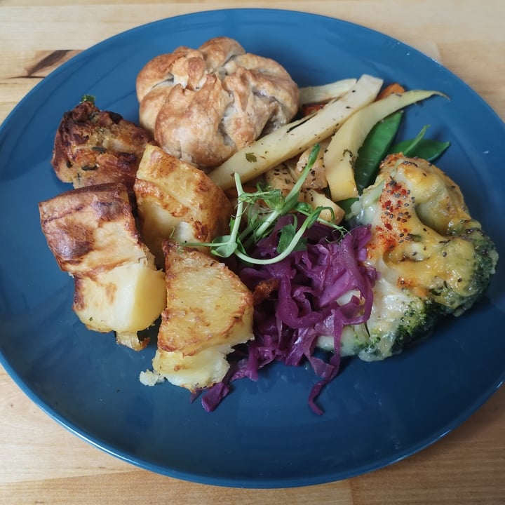 Meat is Dead Burley, United Kingdom Sunday Roast Review | abillion