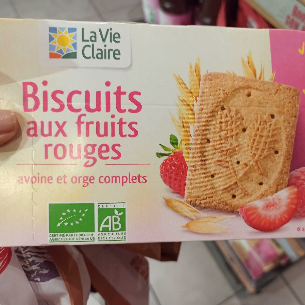 Biscuits aus fruits rouges from La vie claire - Vegan Product Reviews ...