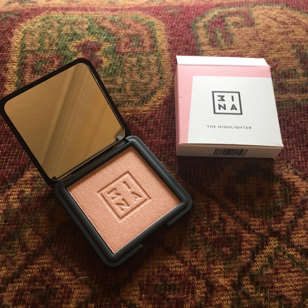The Highlighter from 3INA - Vegan Product Reviews & Ratings | abillion