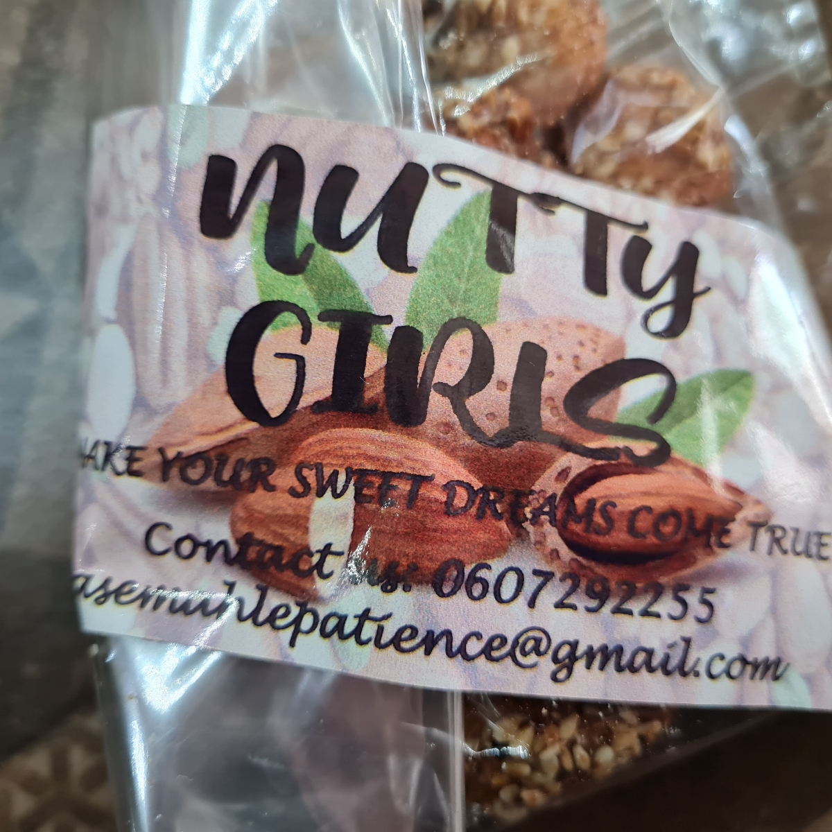 Caramelized Macadamia Nuts from nutty girls - Vegan Product Reviews & Ratings | abillion