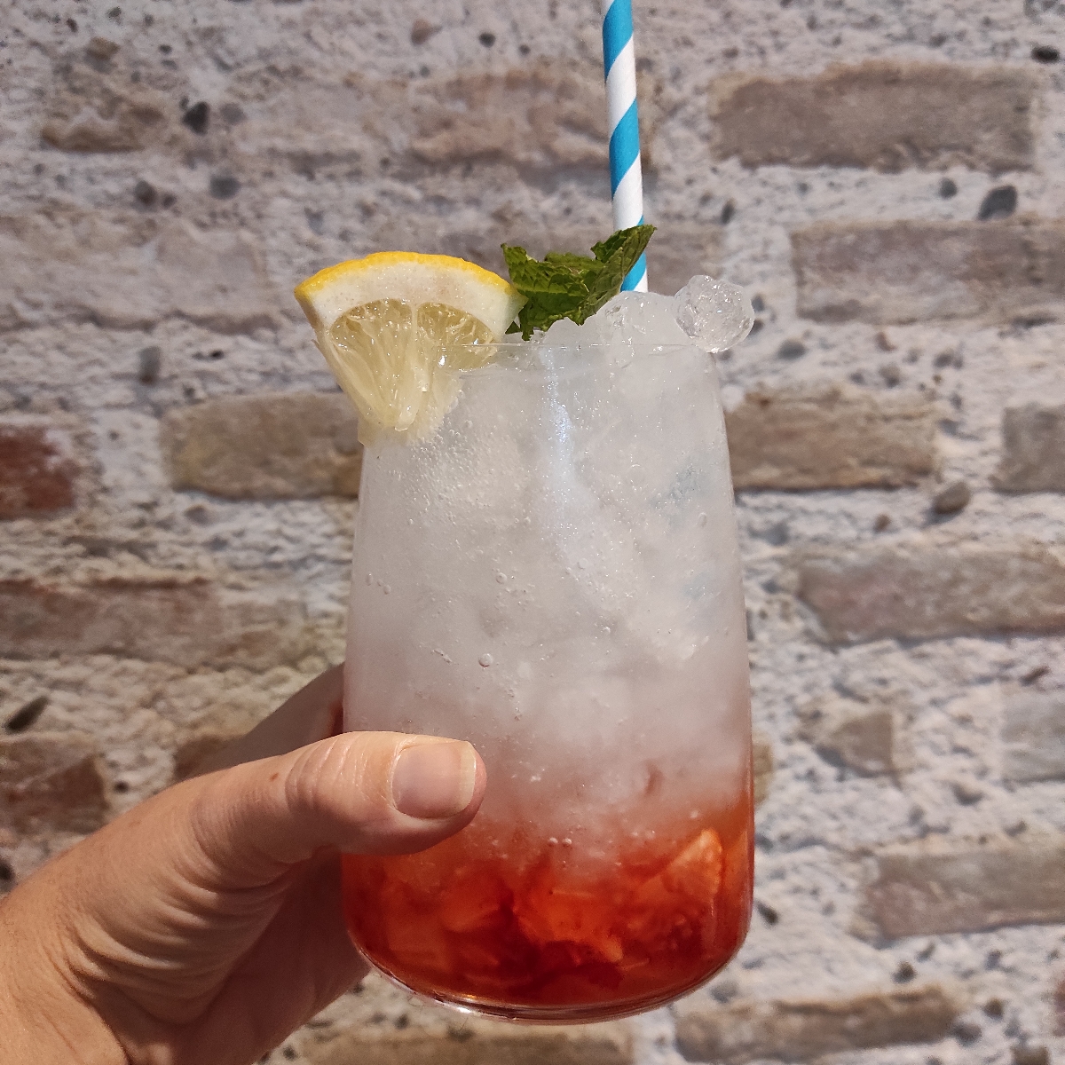 Restaurante Oslo Pink lenonade Reviews | abillion