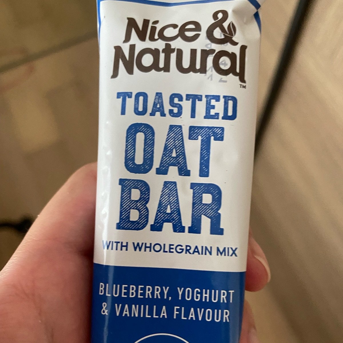 Toasted Oat Bar (Blueberry, Yoghurt and vanilla Flavour) from Nice ...