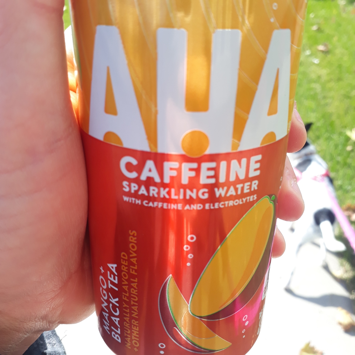 Caffeine sparkling water Mango Black Tea from AHA - Vegan Product Reviews & Ratings | abillion