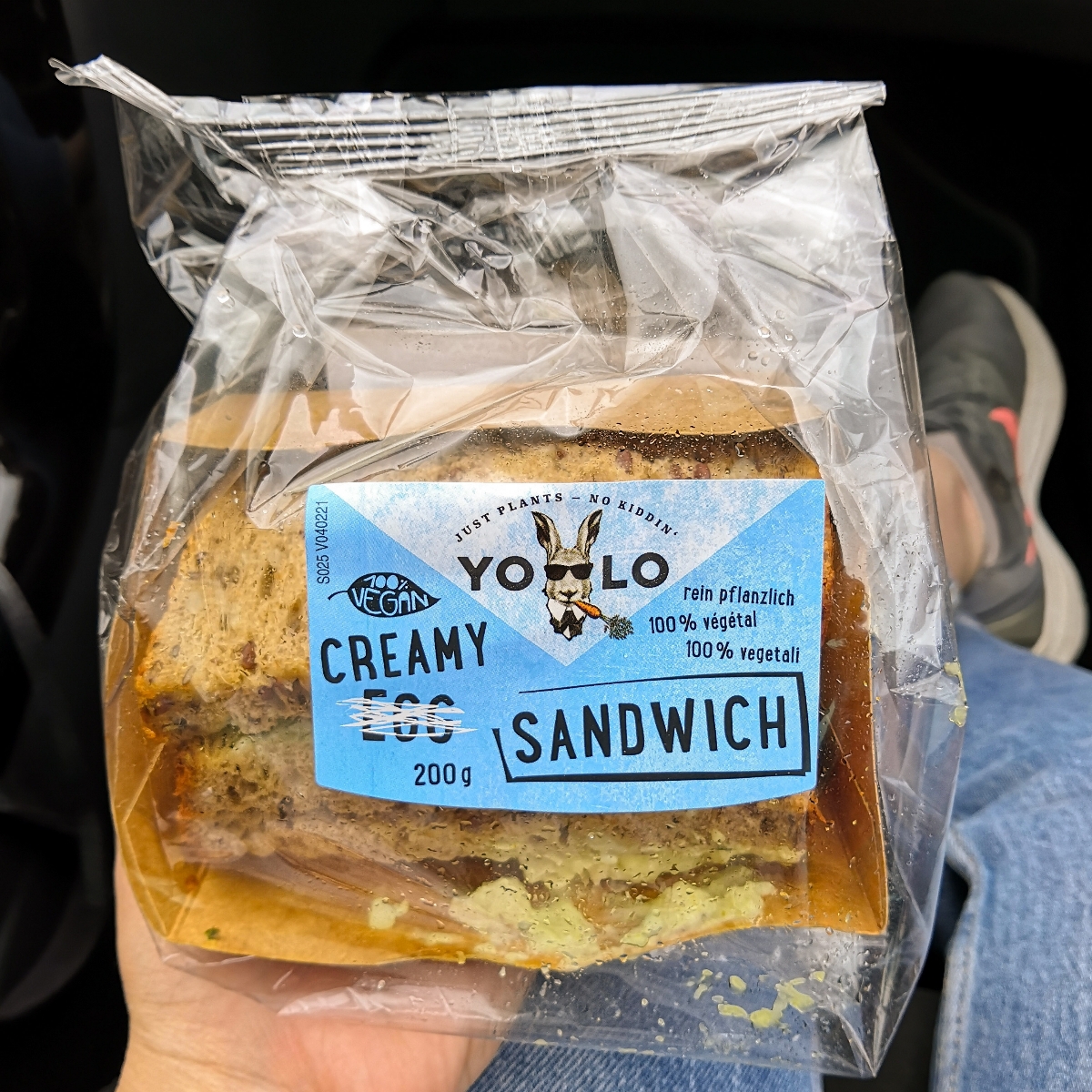 Yolo Creamy Sandwich Reviews | abillion