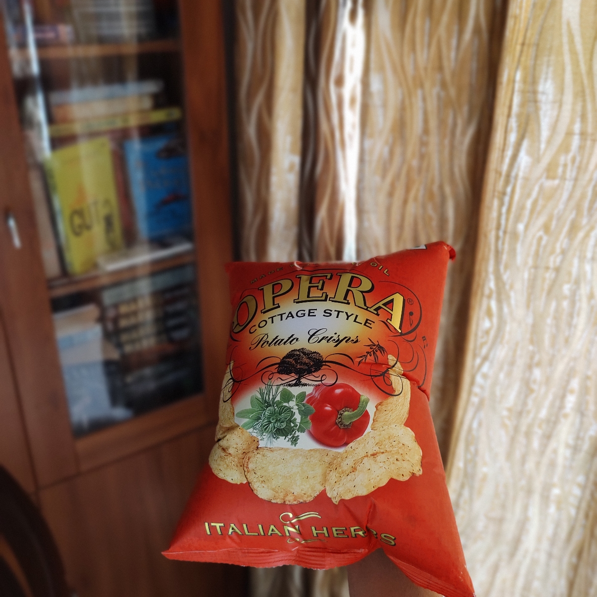 Italian Herbs Potato Crisps from Opera - Vegan Product Reviews ...