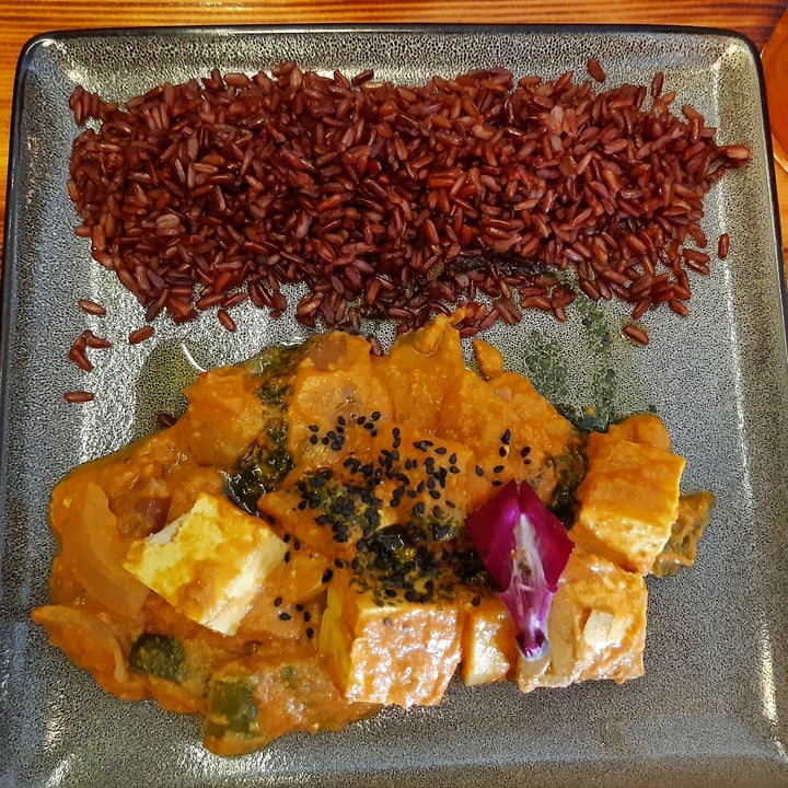 La Encomienda Madrid, Spain Mafe De Verduras Con Tofu Ahumado Review ...