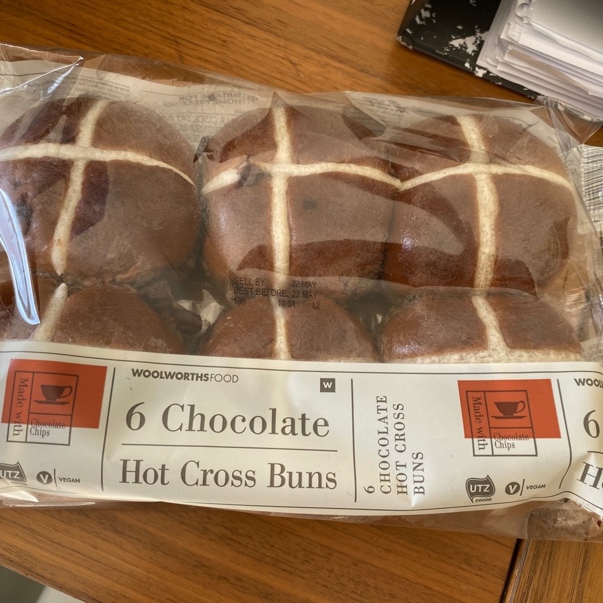 Chocolate hot cross buns from Woolworths Food - Vegan Product Reviews ...