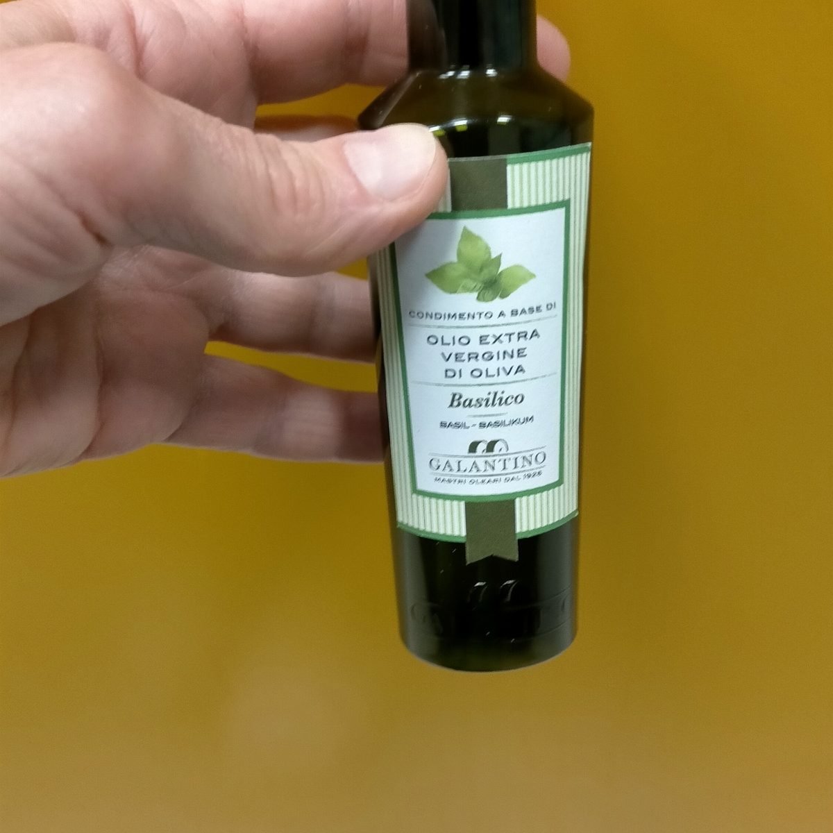 Olio extravergine di oliva al Basilico from Galantino - Vegan Product ...