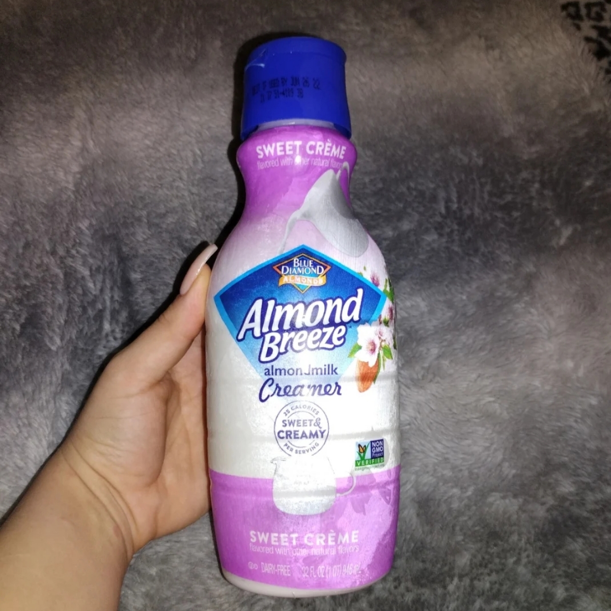 Almond milk creamer sweet & creamy from Blue Diamond - Vegan Product ...