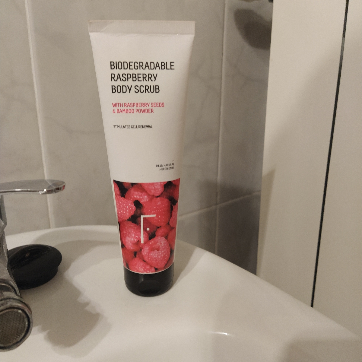 Biodegradable Raspberry Body Scrub from Freshly Cosmetics - Vegan ...