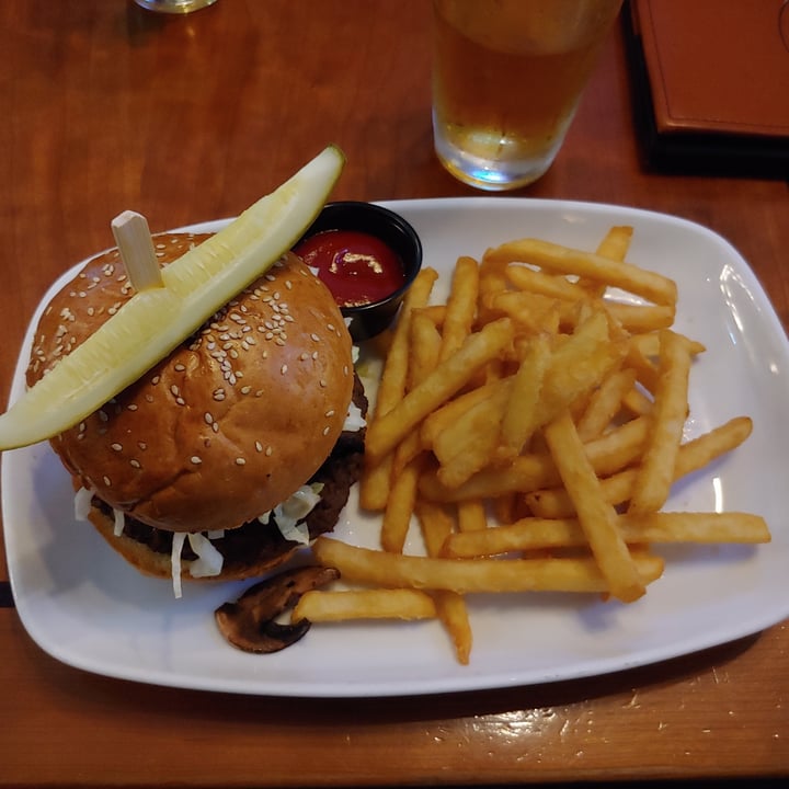 The Sticky Wicket Bar & Restaurant Downtown, Victoria, Canada ...