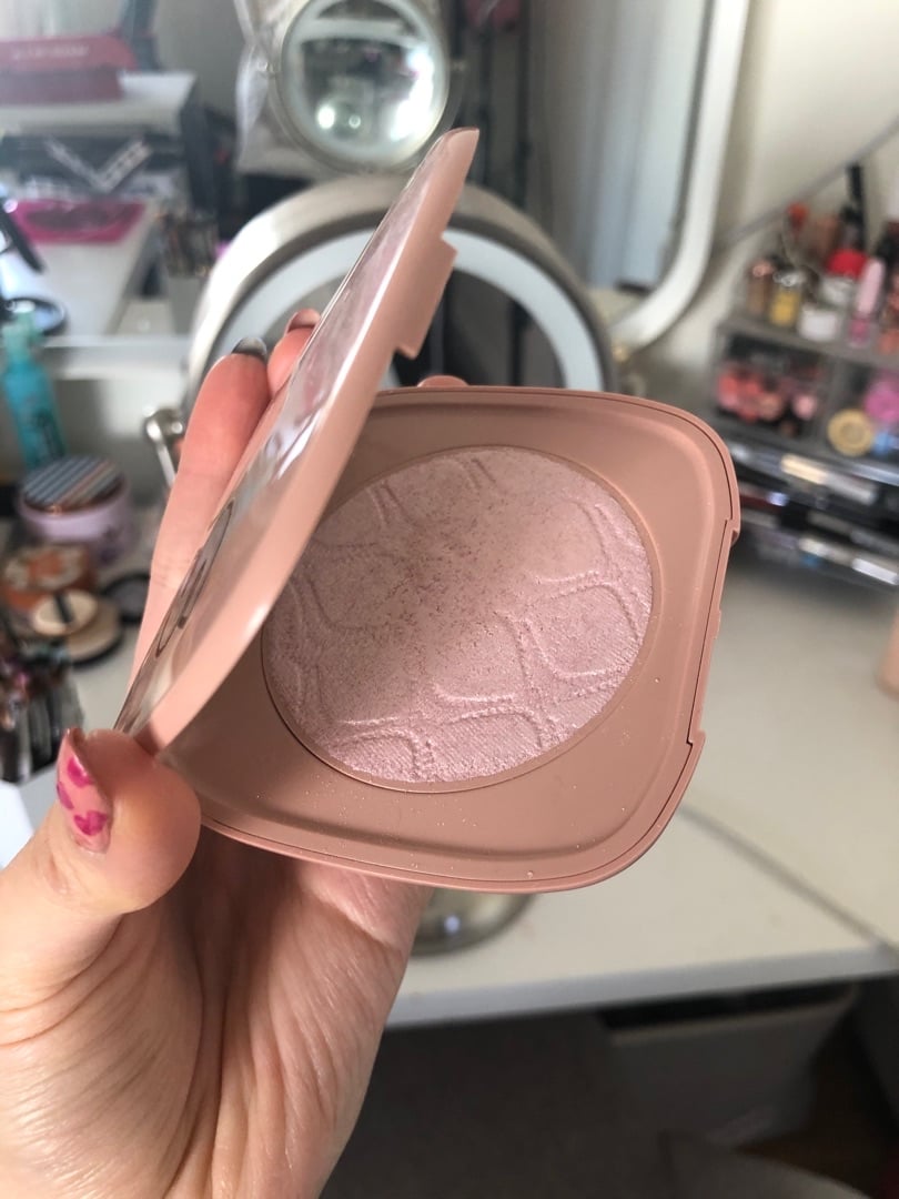 shimmering body powder from SOL Body - Vegan Product Reviews & Ratings ...