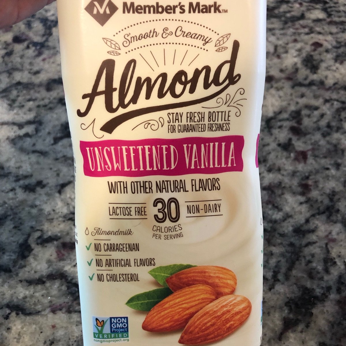 Almond milk Unsweetened Vanilla from Member's Mark - Vegan Product ...