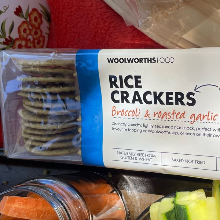 Woolworths Food Broccoli and garlic rice crackers Review | abillion